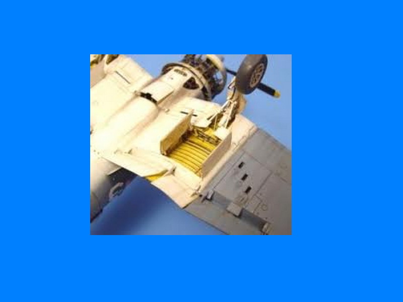 AIR7053 F4U-1 CORSAIR wheel bay 1/72 | Unique Master Models
